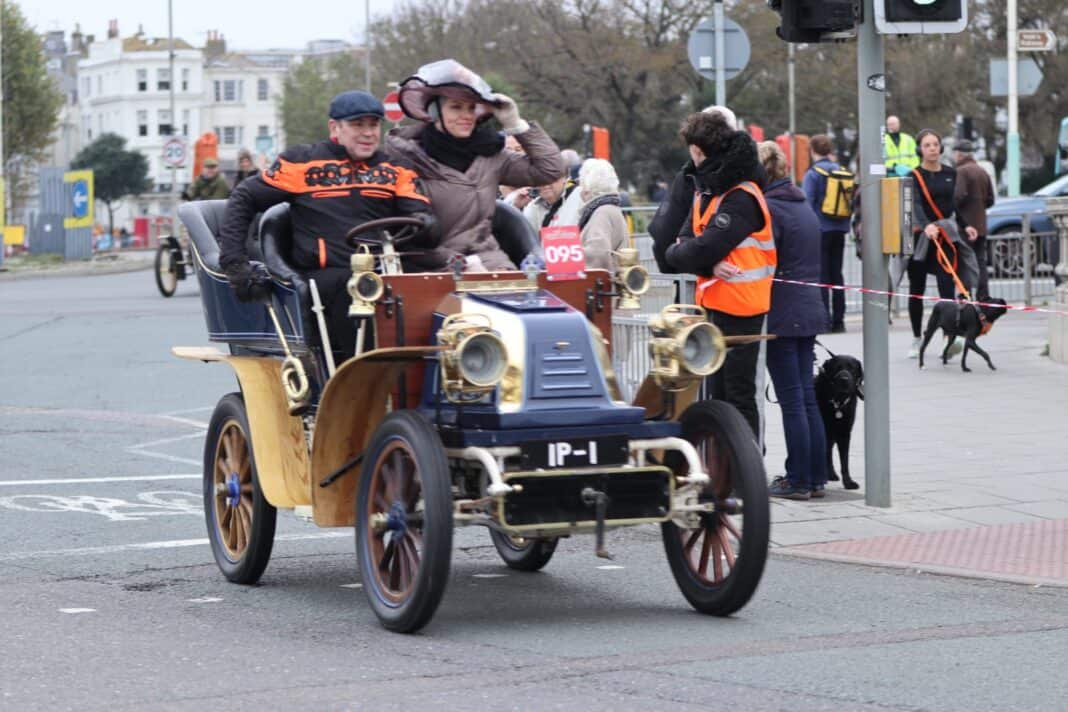 Timeless Engines Roll Again: The London to Brighton Veteran Car Run ...